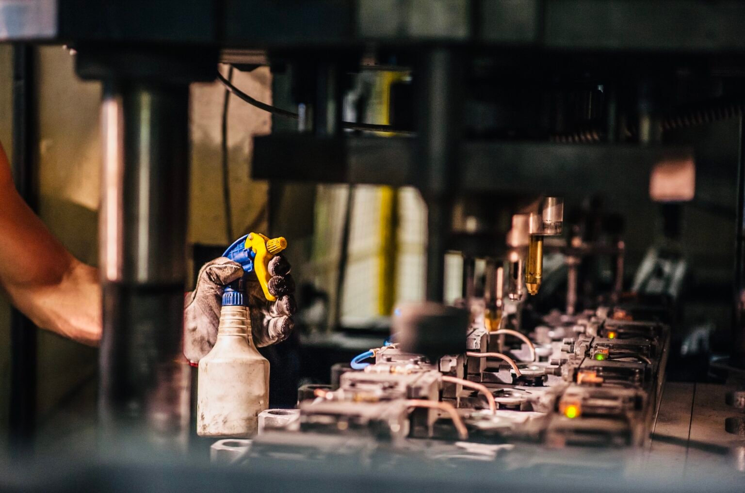 How to Seal Spray Paint on Metal | Spray Painter Guide